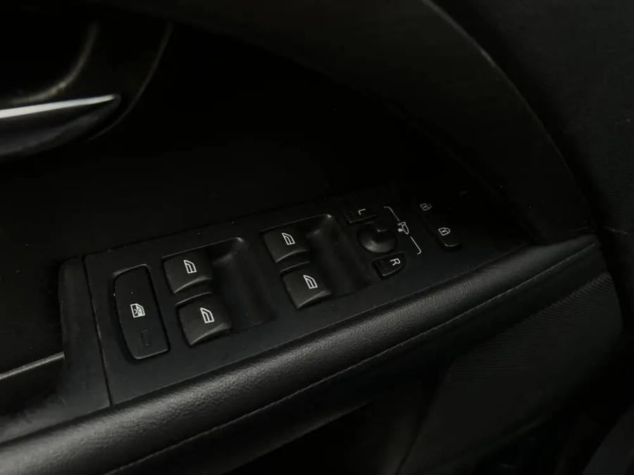Melns Volvo V70 2015 Cēsis, ar dzinēja tilpumu 2.00 L un nobraukumu 444 tūkst. km par 4990 €, foto 17 vietnē AUTOMOTO.COM.LV