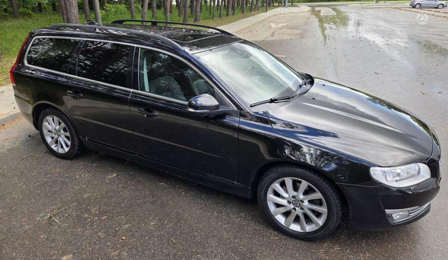 Melns Volvo V70 2015 Kauņa, ar dzinēja tilpumu 1.98 L un nobraukumu 290 tūkst. km par 8900 €, foto 3 vietnē AUTOMOTO.COM.LV