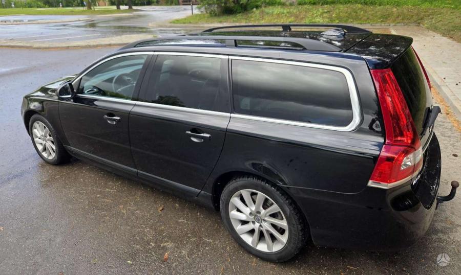 Melns Volvo V70 2015 Kauņa, ar dzinēja tilpumu 1.98 L un nobraukumu 290 tūkst. km par 8900 €, foto 7 vietnē AUTOMOTO.COM.LV
