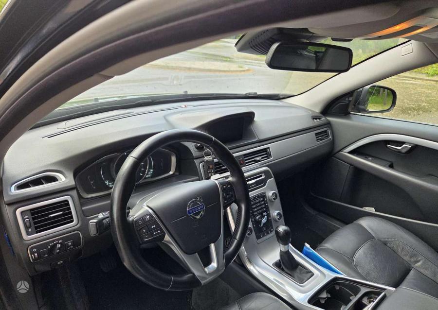 Melns Volvo V70 2015 Kauņa, ar dzinēja tilpumu 1.98 L un nobraukumu 290 tūkst. km par 8900 €, foto 23 vietnē AUTOMOTO.COM.LV