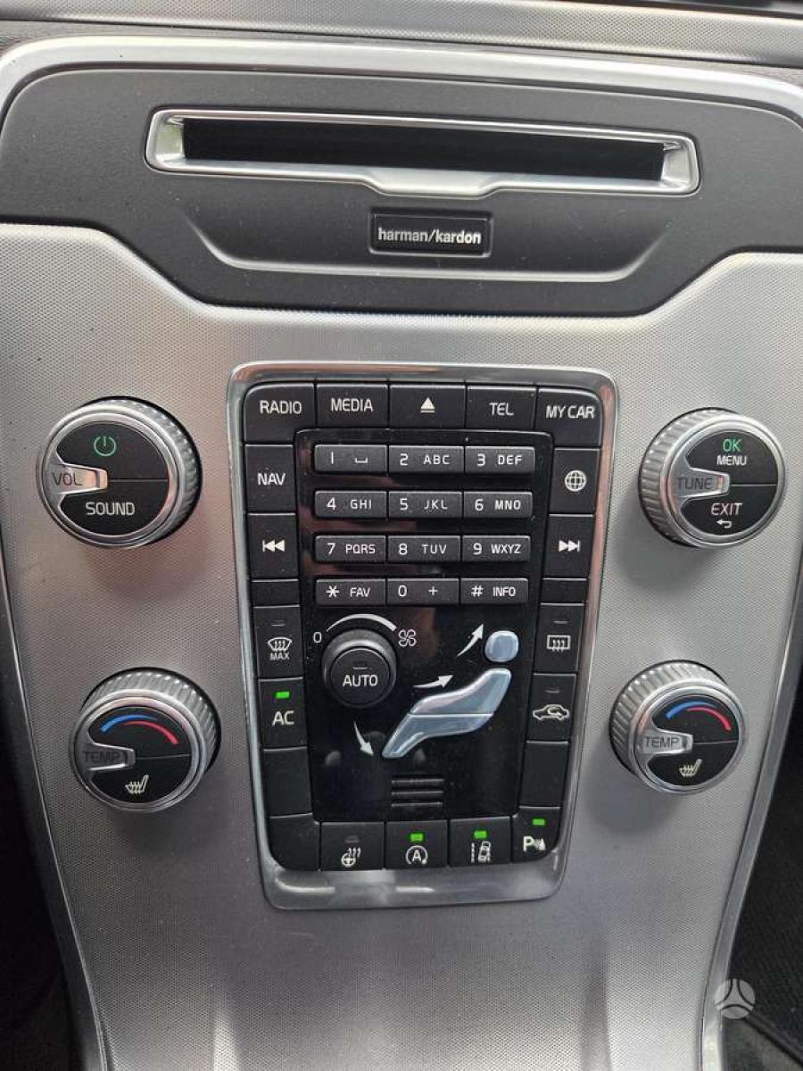 Melns Volvo V70 2015 Kauņa, ar dzinēja tilpumu 1.98 L un nobraukumu 290 tūkst. km par 8900 €, foto 28 vietnē AUTOMOTO.COM.LV