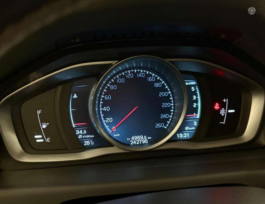 Melns Volvo V70 2015 Marijampole, ar dzinēja tilpumu 1.98 L un nobraukumu 246 tūkst. km par 6999 €, foto 4 vietnē AUTOMOTO.COM.LV