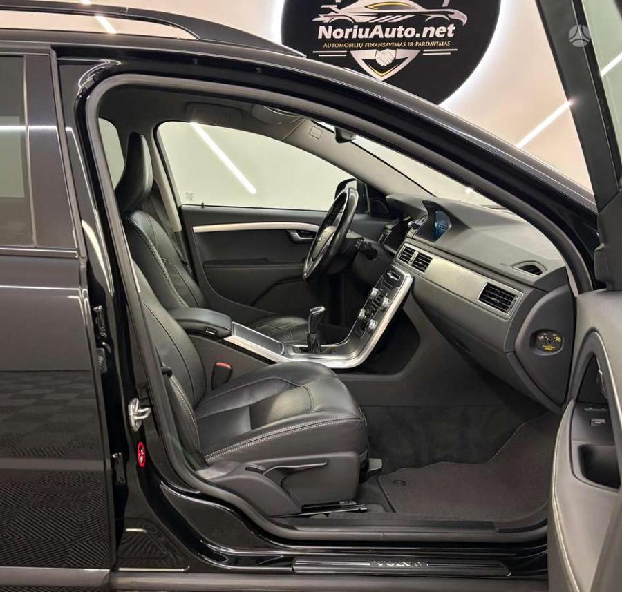 Melns Volvo V70 2015 Marijampole, ar dzinēja tilpumu 1.98 L un nobraukumu 246 tūkst. km par 6999 €, foto 5 vietnē AUTOMOTO.COM.LV