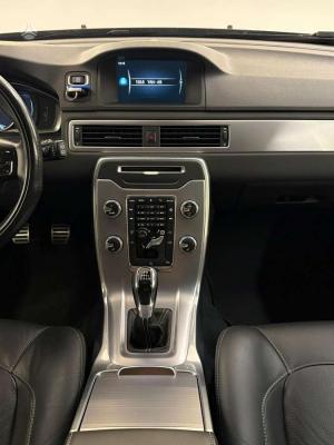 Melns Volvo V70 2015 Marijampole, ar dzinēja tilpumu 1.98 L un nobraukumu 246 tūkst. km par 6999 €, foto 15 vietnē AUTOMOTO.COM.LV