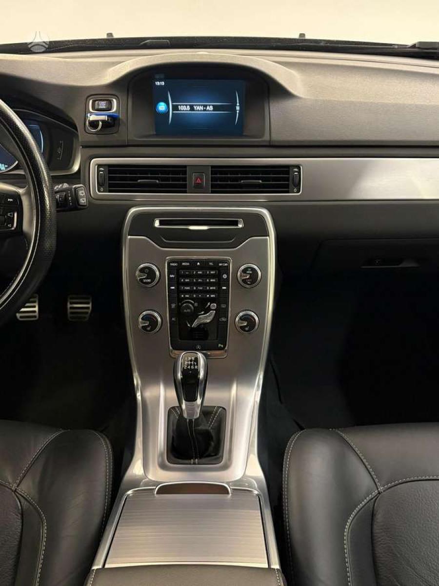 Melns Volvo V70 2015 Marijampole, ar dzinēja tilpumu 1.98 L un nobraukumu 246 tūkst. km par 6999 €, foto 15 vietnē AUTOMOTO.COM.LV