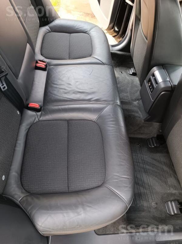 Melns Volvo V70 2015 Liepāja, ar dzinēja tilpumu 2.00 L un nobraukumu 335 tūkst. km par 6000 €, foto 3 vietnē AUTOMOTO.COM.LV