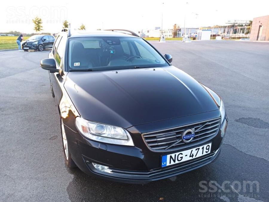 Black Volvo V70 2015 in Liepaja, with an engine capacity of 2.00 L and mileage of 335 thousand km for 6000 €, photo 12 on AUTOMOTO.COM.LV