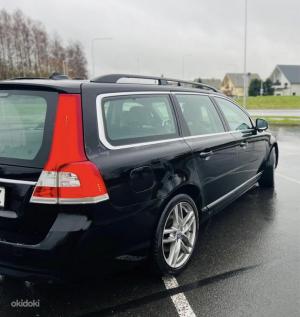 Melns Volvo V70 2015 Tallina, ar dzinēja tilpumu 2.00 L un nobraukumu 371 tūkst. km par 7250 €, foto 21 vietnē AUTOMOTO.COM.LV
