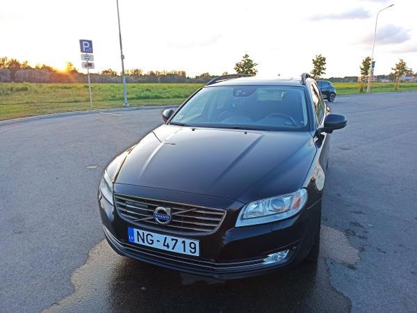 Melns Volvo V70 2015 Liepāja, ar dzinēja tilpumu 2.00 L un nobraukumu 340 tūkst. km par 5800 €, foto 1 vietnē AUTOMOTO.COM.LV