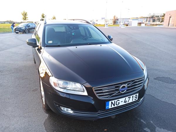 Melns Volvo V70 2015 Liepāja, ar dzinēja tilpumu 2.00 L un nobraukumu 340 tūkst. km par 5800 €, foto 2 vietnē AUTOMOTO.COM.LV