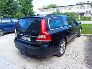 Black Volvo V70 2015 in Liepaja, with an engine capacity of 2.00 L and mileage of 340 thousand km for 5800 €, photo 5 on AUTOMOTO.COM.LV