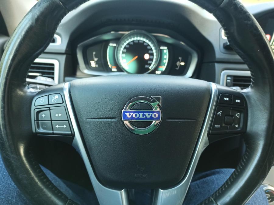 Black Volvo V70 2015 in Liepaja, with an engine capacity of 2.00 L and mileage of 340 thousand km for 5800 €, photo 6 on AUTOMOTO.COM.LV