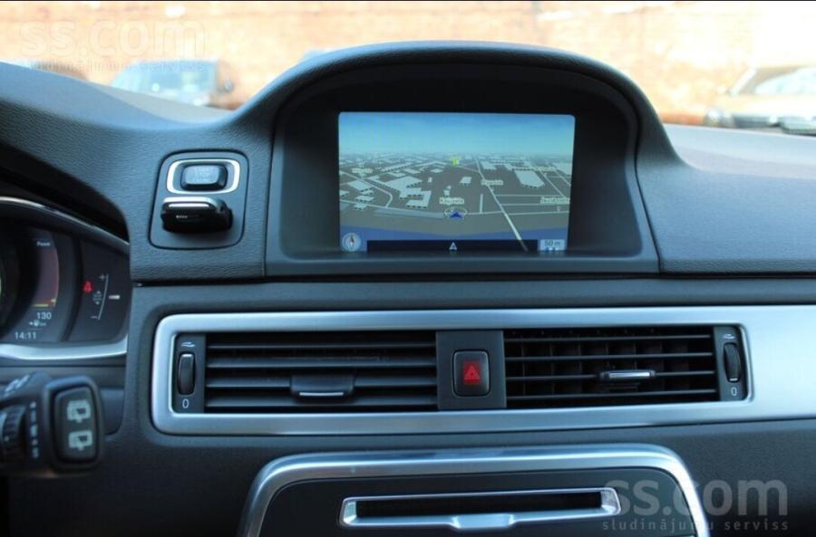 Black Volvo V70 2015 in Liepaja, with an engine capacity of 2.00 L and mileage of 340 thousand km for 5800 €, photo 10 on AUTOMOTO.COM.LV