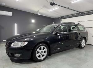 Melns Volvo V70 2015 Utena, ar dzinēja tilpumu 1.98 L un nobraukumu 334 tūkst. km par 7450 €, foto  vietnē AUTOMOTO.COM.LV