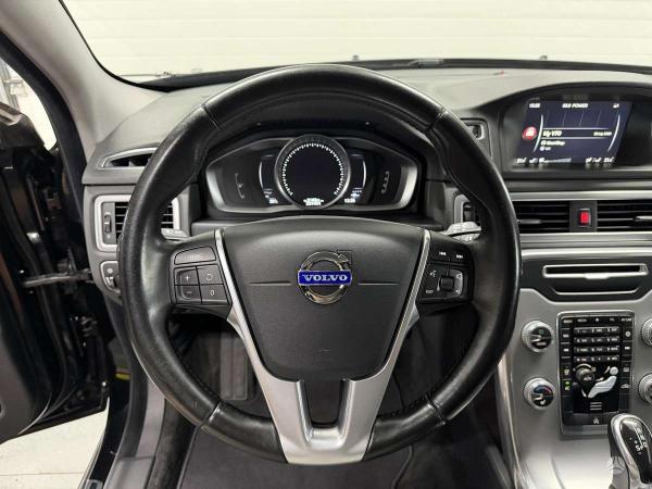 Black Volvo V70 2015 in Utena, with an engine capacity of 1.98 L and mileage of 334 thousand km for 7450 €, photo 6 on AUTOMOTO.COM.LV