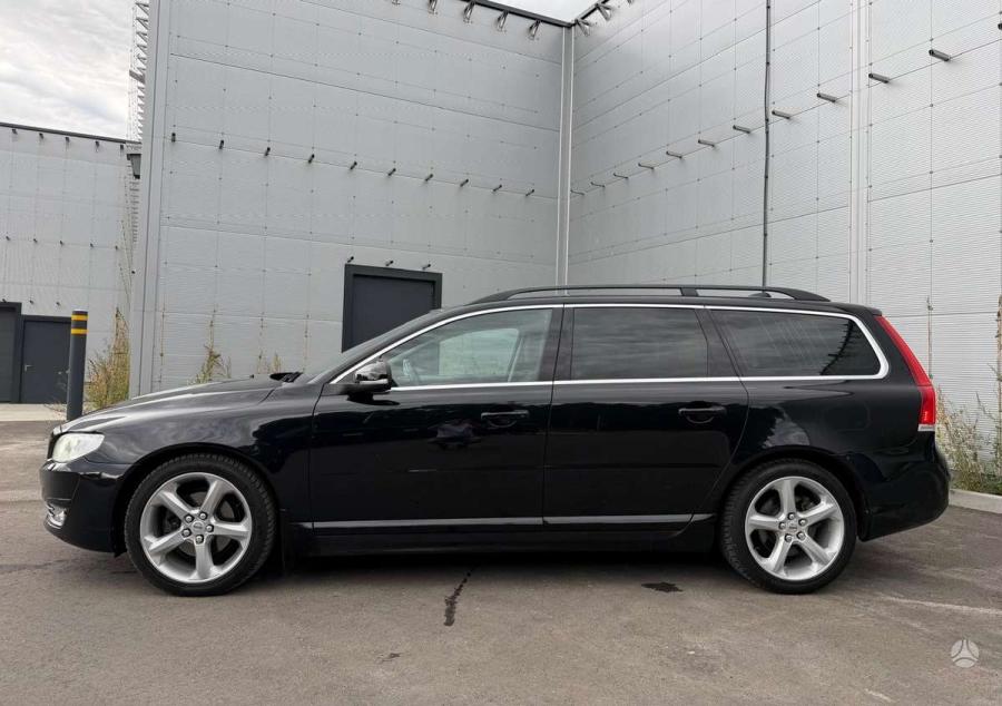 Melns Volvo V70 2015 Utena, ar dzinēja tilpumu 1.98 L un nobraukumu 330 tūkst. km par 7650 €, foto 9 vietnē AUTOMOTO.COM.LV