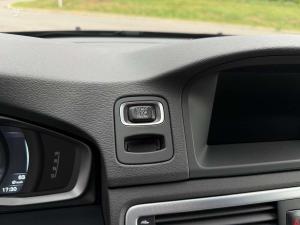 Melns Volvo V70 2015 Utena, ar dzinēja tilpumu 1.98 L un nobraukumu 330 tūkst. km par 7650 €, foto 26 vietnē AUTOMOTO.COM.LV