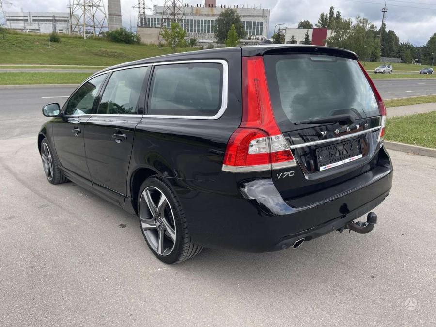 Black Volvo V70 2015 in Kaunas, with an engine capacity of 1.97 L and mileage of 268 thousand km for 7250 €, photo 12 on AUTOMOTO.COM.LV