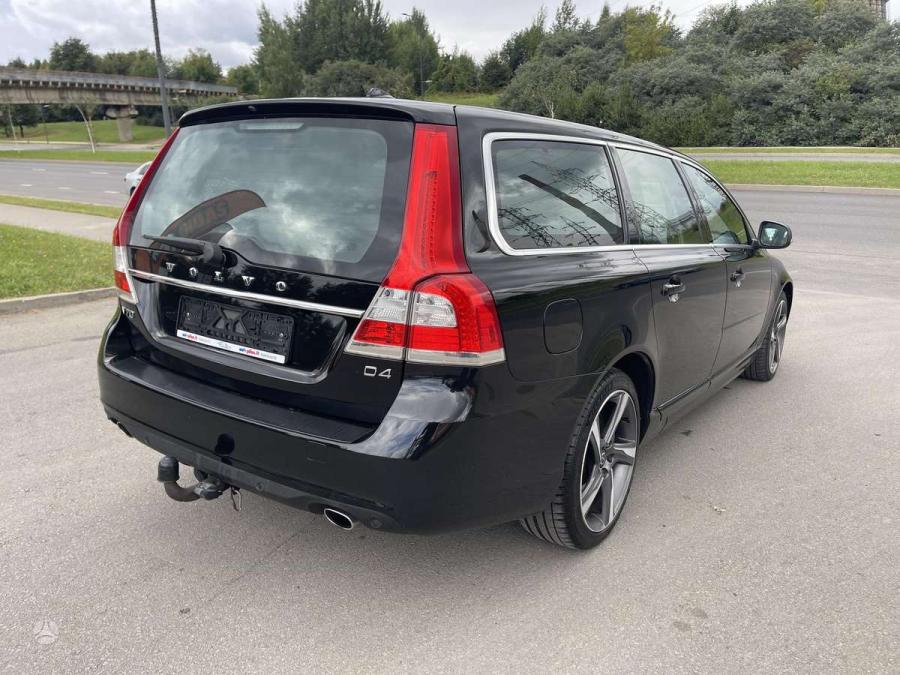 Black Volvo V70 2015 in Kaunas, with an engine capacity of 1.97 L and mileage of 268 thousand km for 7250 €, photo 14 on AUTOMOTO.COM.LV