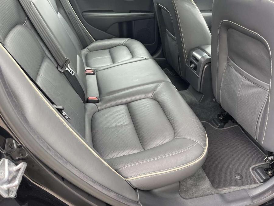 Black Volvo V70 2015 in Kaunas, with an engine capacity of 1.97 L and mileage of 268 thousand km for 7250 €, photo 30 on AUTOMOTO.COM.LV