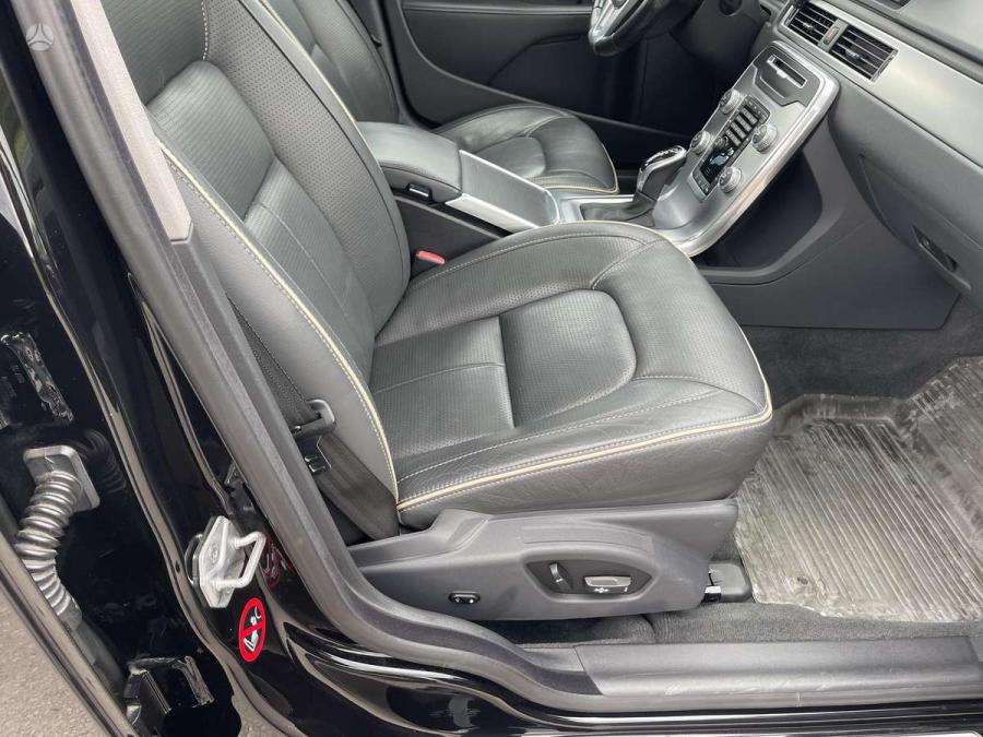 Black Volvo V70 2015 in Kaunas, with an engine capacity of 1.97 L and mileage of 268 thousand km for 7250 €, photo 31 on AUTOMOTO.COM.LV
