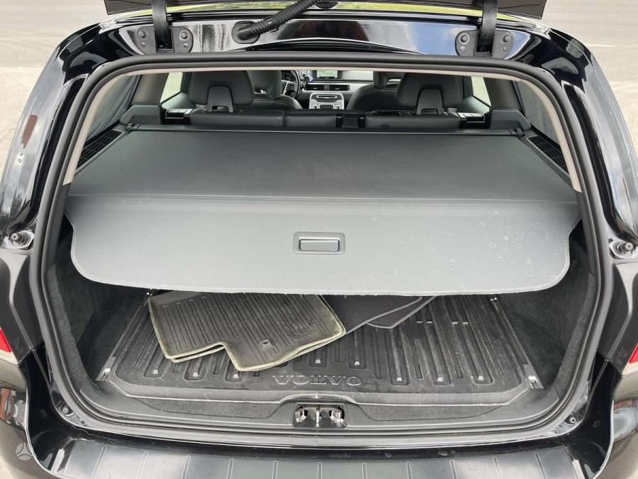 Black Volvo V70 2015 in Kaunas, with an engine capacity of 1.97 L and mileage of 268 thousand km for 7250 €, photo 35 on AUTOMOTO.COM.LV