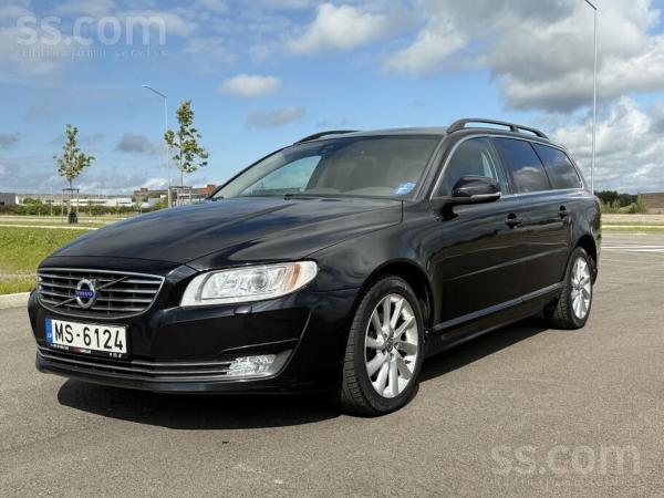 Black Volvo V70 2015 in Liepaja, with an engine capacity of 2.00 L and mileage of 270 thousand km for 7700 €, photo 1 on AUTOMOTO.COM.LV