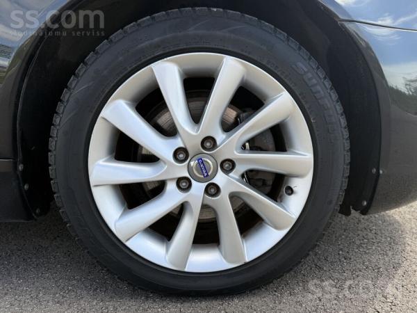 Black Volvo V70 2015 in Liepaja, with an engine capacity of 2.00 L and mileage of 270 thousand km for 7700 €, photo 10 on AUTOMOTO.COM.LV
