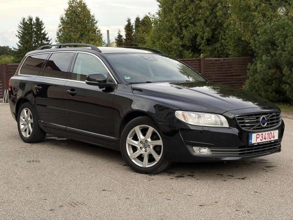 Black Volvo V70 2015 in Ukmerge, with an engine capacity of 1.97 L and mileage of 303 thousand km for 4900 €, photo 3 on AUTOMOTO.COM.LV