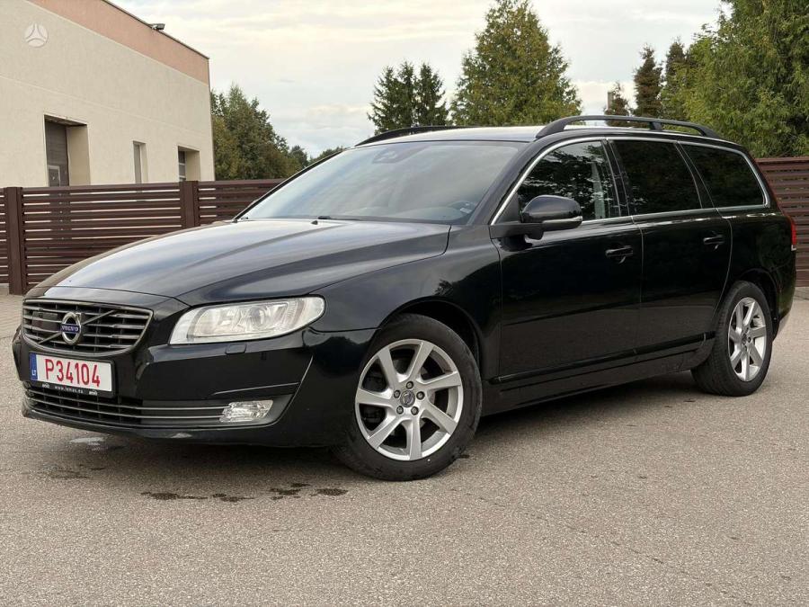 Black Volvo V70 2015 in Ukmerge, with an engine capacity of 1.97 L and mileage of 303 thousand km for 4900 €, photo 4 on AUTOMOTO.COM.LV