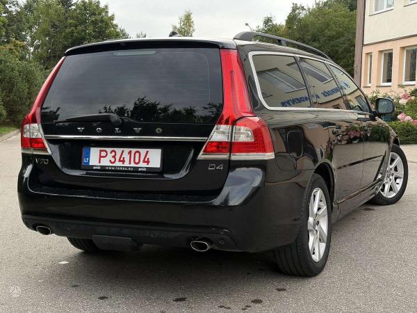 Black Volvo V70 2015 in Ukmerge, with an engine capacity of 1.97 L and mileage of 303 thousand km for 4900 €, photo 7 on AUTOMOTO.COM.LV