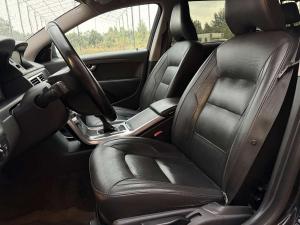 Black Volvo V70 2015 in Ukmerge, with an engine capacity of 1.97 L and mileage of 303 thousand km for 4900 €, photo 15 on AUTOMOTO.COM.LV