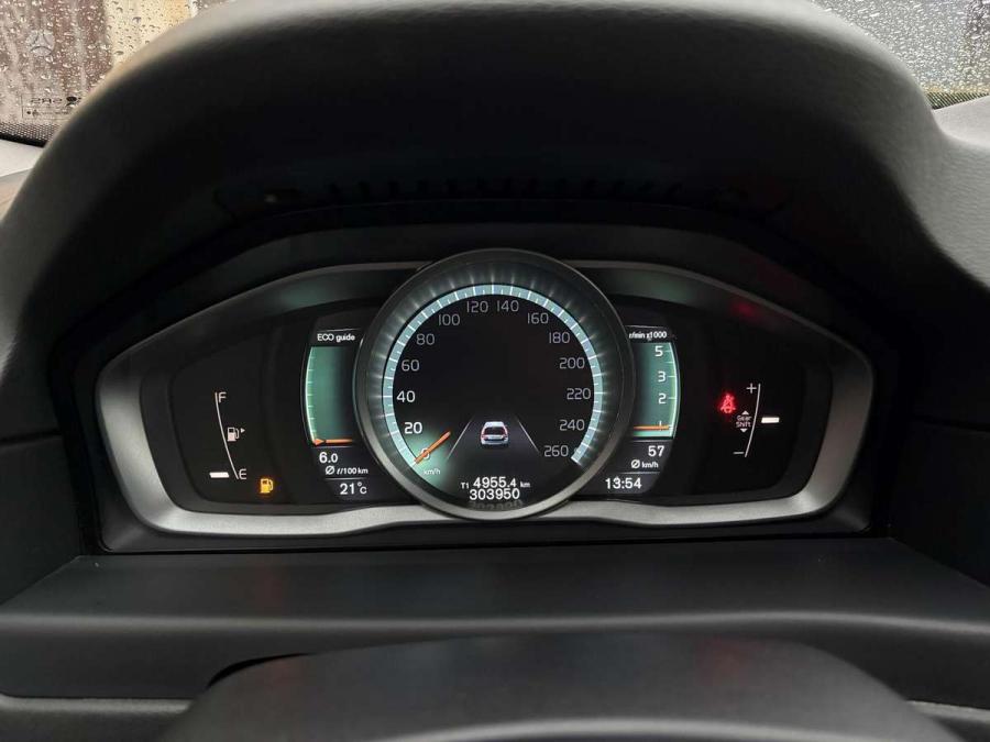 Black Volvo V70 2015 in Ukmerge, with an engine capacity of 1.97 L and mileage of 303 thousand km for 4900 €, photo 18 on AUTOMOTO.COM.LV