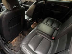 Black Volvo V70 2015 in Ukmerge, with an engine capacity of 1.97 L and mileage of 303 thousand km for 4900 €, photo 19 on AUTOMOTO.COM.LV