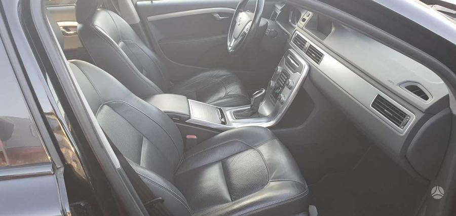 Melns Volvo V70 2015 Kauņa, ar dzinēja tilpumu 1.98 L un nobraukumu 196 tūkst. km par 8590 €, foto 13 vietnē AUTOMOTO.COM.LV