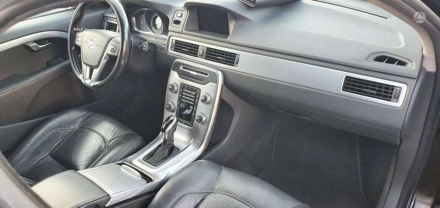 Melns Volvo V70 2015 Kauņa, ar dzinēja tilpumu 1.98 L un nobraukumu 196 tūkst. km par 8590 €, foto 14 vietnē AUTOMOTO.COM.LV