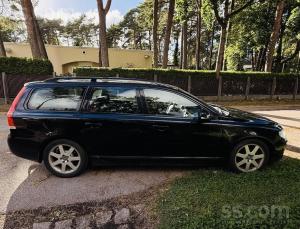 Melns Volvo V70 2015 Rīga, ar dzinēja tilpumu 2.00 L un nobraukumu 136 tūkst. km par 6950 €, foto  vietnē AUTOMOTO.COM.LV