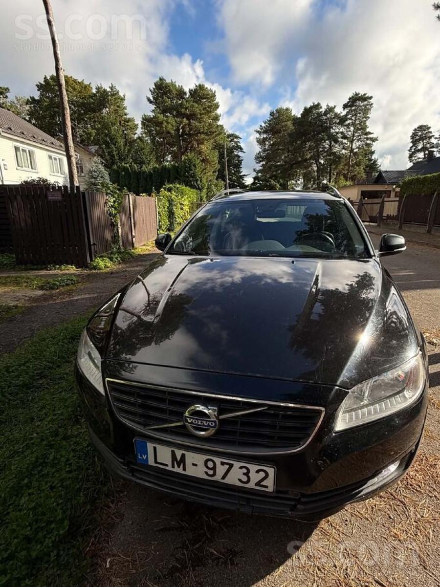 Melns Volvo V70 2015 Rīga, ar dzinēja tilpumu 2.00 L un nobraukumu 136 tūkst. km par 6950 €, foto 3 vietnē AUTOMOTO.COM.LV