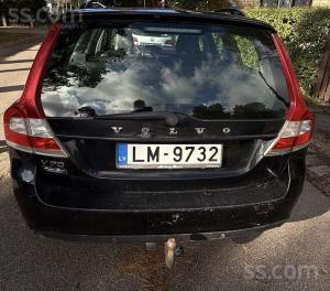 Melns Volvo V70 2015 Rīga, ar dzinēja tilpumu 2.00 L un nobraukumu 136 tūkst. km par 6950 €, foto 4 vietnē AUTOMOTO.COM.LV