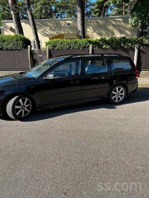 Melns Volvo V70 2015 Rīga, ar dzinēja tilpumu 2.00 L un nobraukumu 136 tūkst. km par 6950 €, foto 5 vietnē AUTOMOTO.COM.LV
