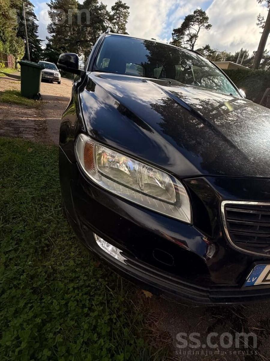 Melns Volvo V70 2015 Rīga, ar dzinēja tilpumu 2.00 L un nobraukumu 136 tūkst. km par 6950 €, foto 6 vietnē AUTOMOTO.COM.LV