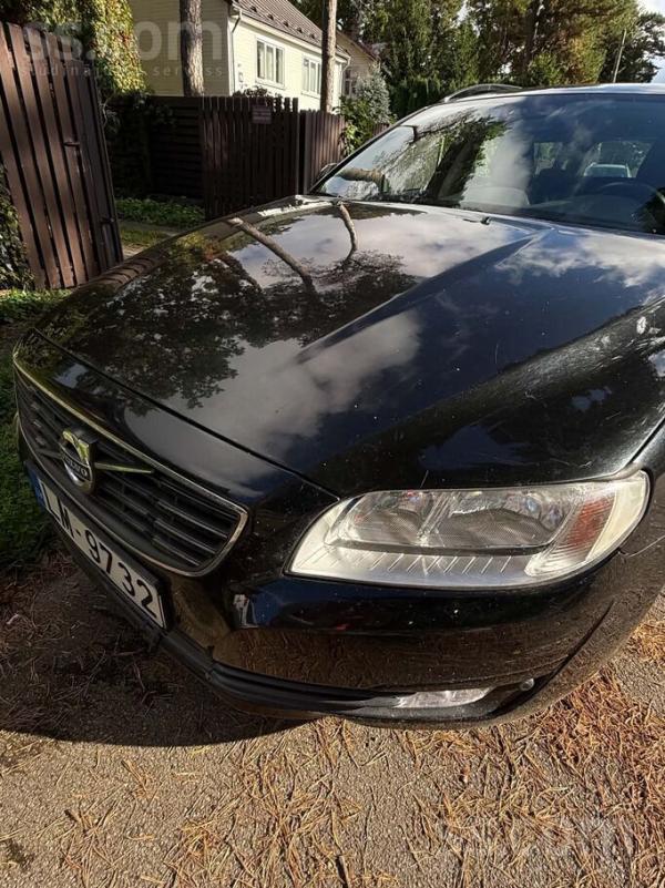 Black Volvo V70 2015 in Riga, with an engine capacity of 2.00 L and mileage of 136 thousand km for 6950 €, photo 7 on AUTOMOTO.COM.LV