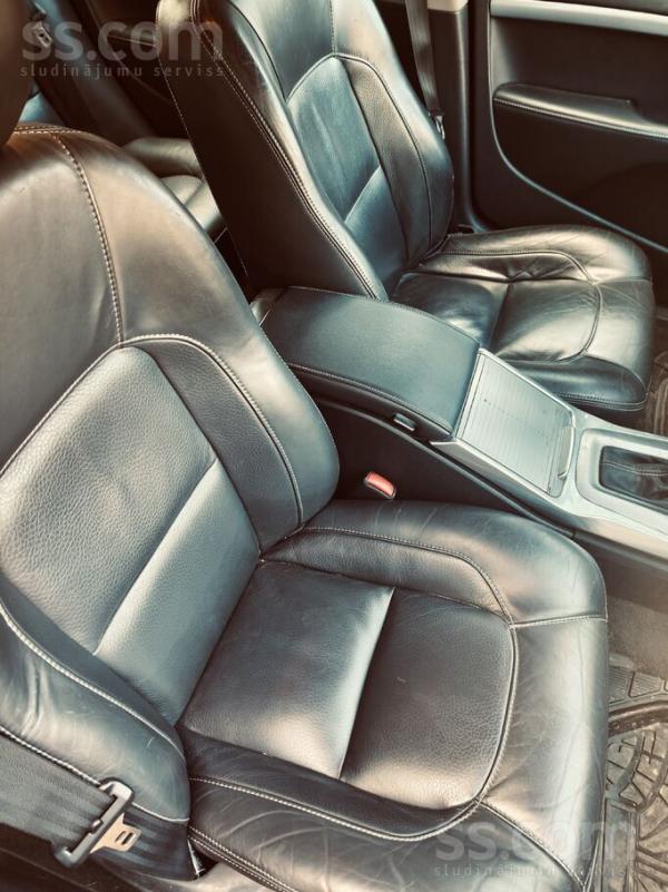 Black Volvo V70 2015 in Riga, with an engine capacity of 2.00 L and mileage of 136 thousand km for 6950 €, photo 11 on AUTOMOTO.COM.LV