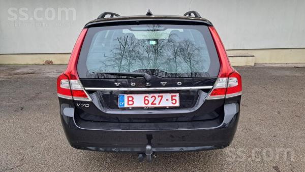 Black Volvo V70 2016 in Ogre, with an engine capacity of 2.00 L and mileage of 299 thousand km for 6890 €, photo 8 on AUTOMOTO.COM.LV