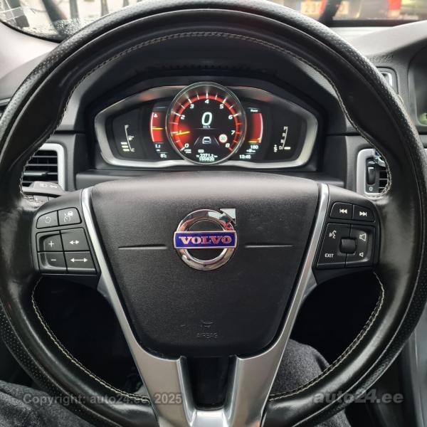 Melns Volvo V70 2016 Tallina, ar dzinēja tilpumu 2.00 L un nobraukumu 156 tūkst. km par 14500 €, foto 11 vietnē AUTOMOTO.COM.LV