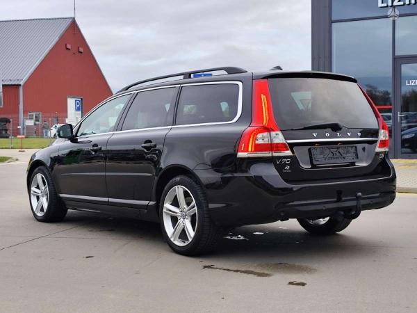 Melns Volvo V70 2016 Šauļi, ar dzinēja tilpumu 2.00 L un nobraukumu 264 tūkst. km par 6850 €, foto 5 vietnē AUTOMOTO.COM.LV