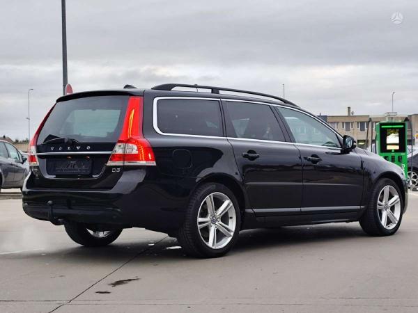 Melns Volvo V70 2016 Šauļi, ar dzinēja tilpumu 2.00 L un nobraukumu 264 tūkst. km par 6850 €, foto 8 vietnē AUTOMOTO.COM.LV