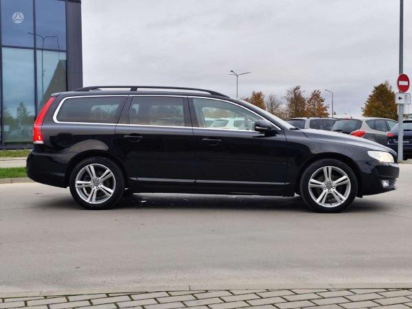 Melns Volvo V70 2016 Šauļi, ar dzinēja tilpumu 2.00 L un nobraukumu 264 tūkst. km par 6850 €, foto 9 vietnē AUTOMOTO.COM.LV