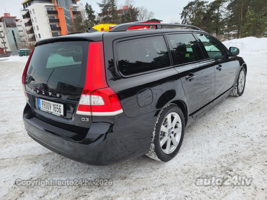 Black Volvo V70 2016 in Tallinn, with an engine capacity of 2.00 L and mileage of 270 thousand km for 9899 €, photo 4 on AUTOMOTO.COM.LV