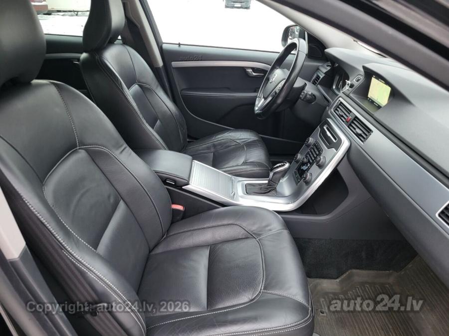 Black Volvo V70 2016 in Tallinn, with an engine capacity of 2.00 L and mileage of 270 thousand km for 9899 €, photo 5 on AUTOMOTO.COM.LV